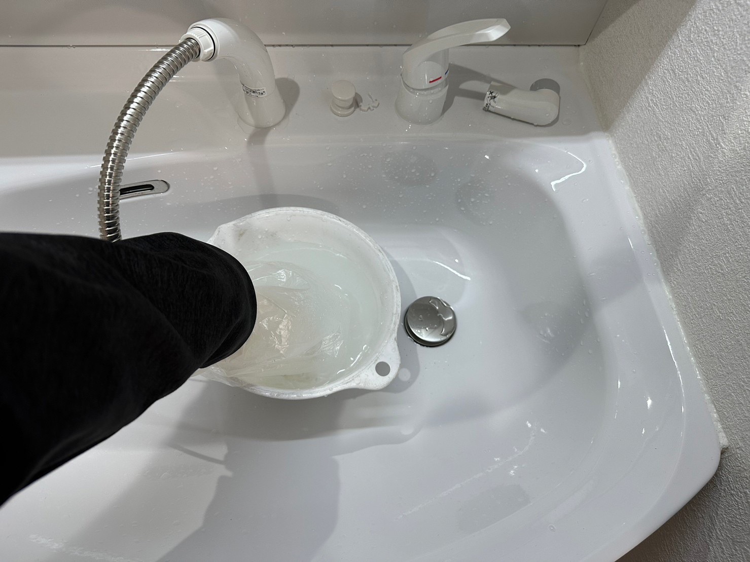 水道水から茶色い水が出てくる 水道管サビ取り・水漏れ・トイレつまり(福岡) ライフ水道サービス